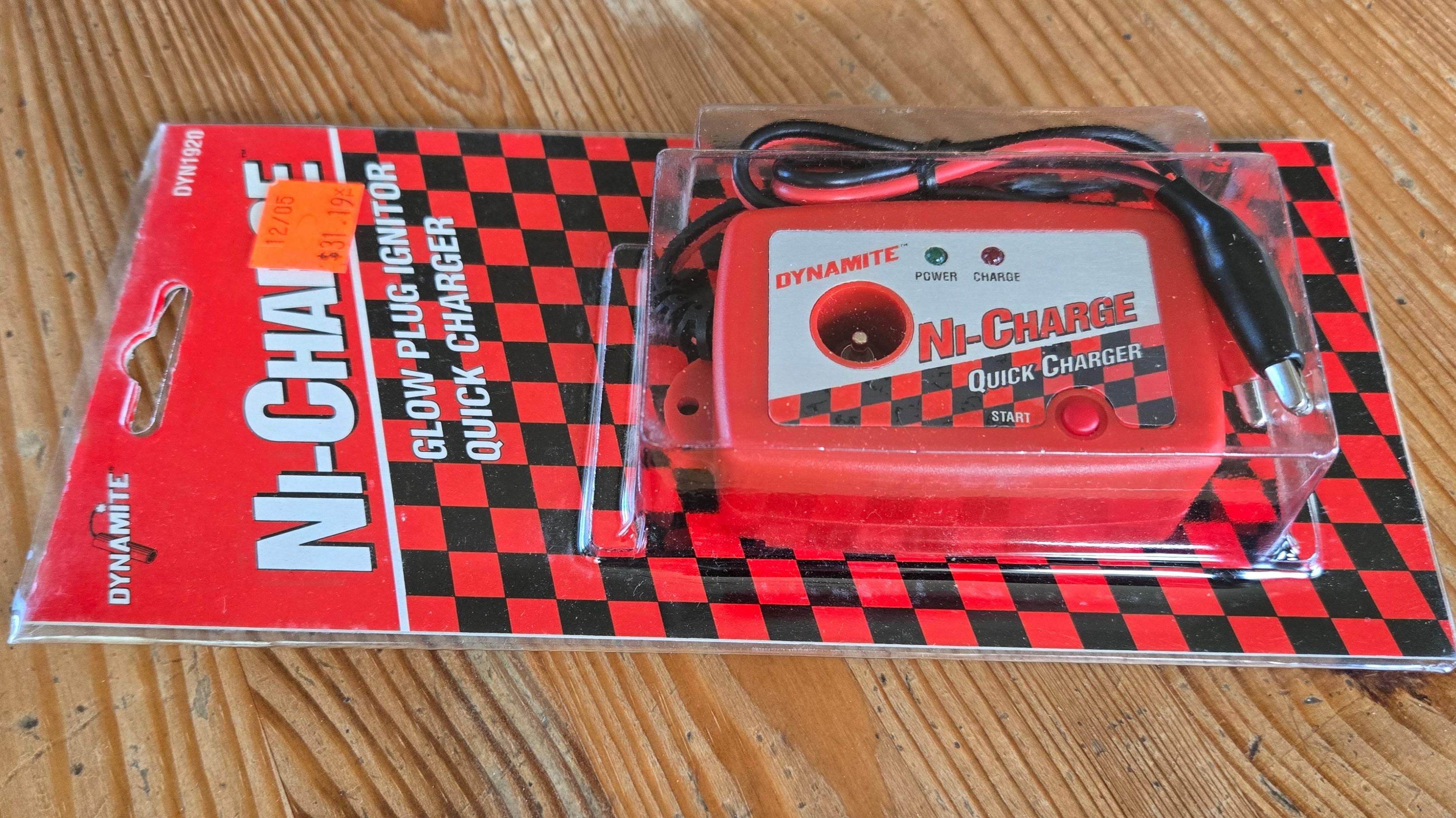 Dynamite Ni-Charge plug ignitor charger DYN1920 – The Tinkers Inc. Hobbies